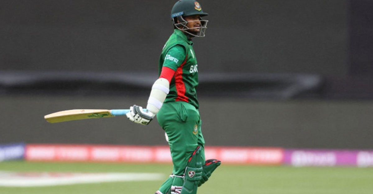 সাজঘরে ফিরলেন সাকিব