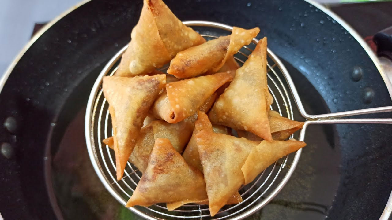 সমুচা খাওয়ার দিন আজ