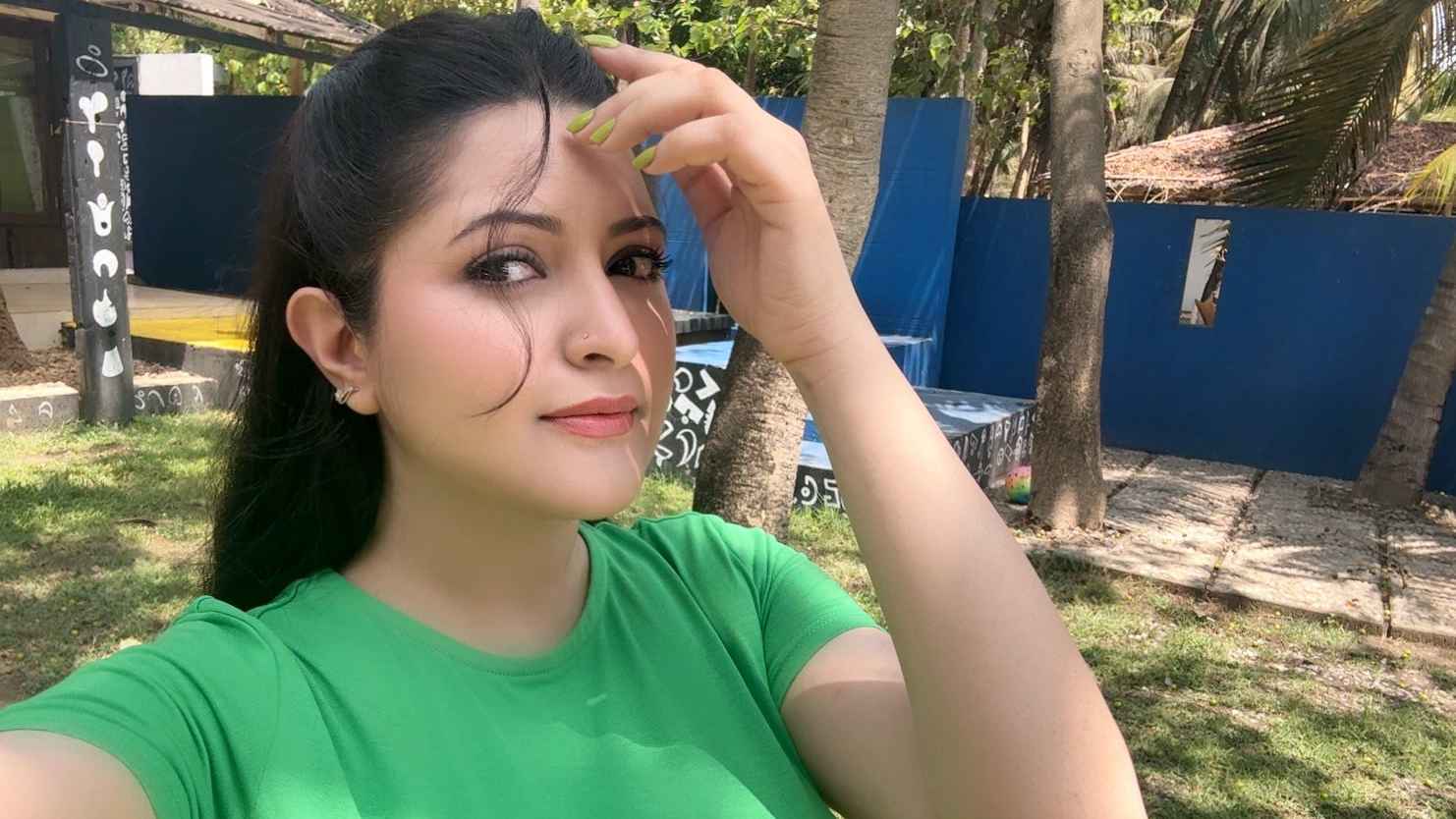 পরীমণি হঠাৎ কক্সবাজারে কেন?