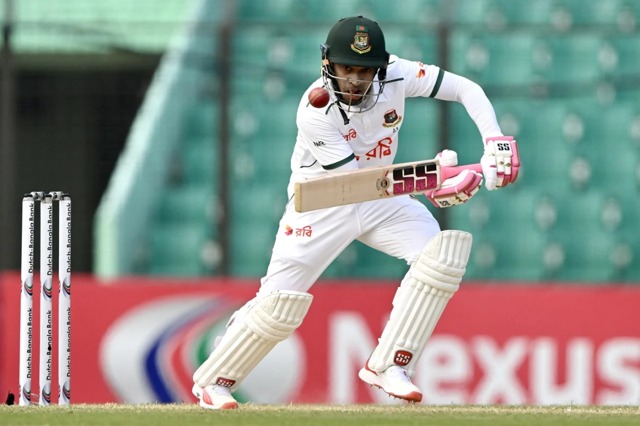 বাংলাদেশের সাদা জার্সির আলোর সবটাই এক মুশফিকের!